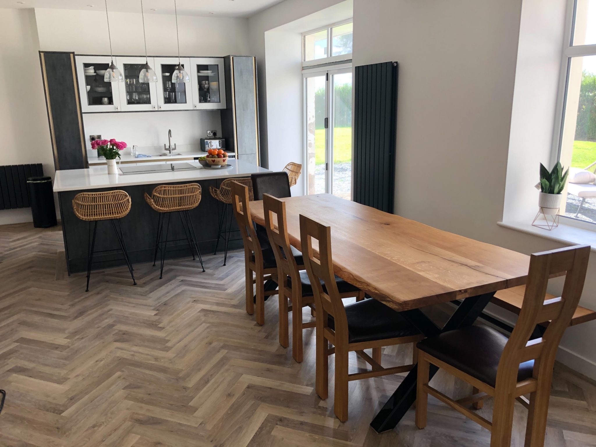 Oak Table Top with Oak bench ⁄ Elephant Timber Supplies