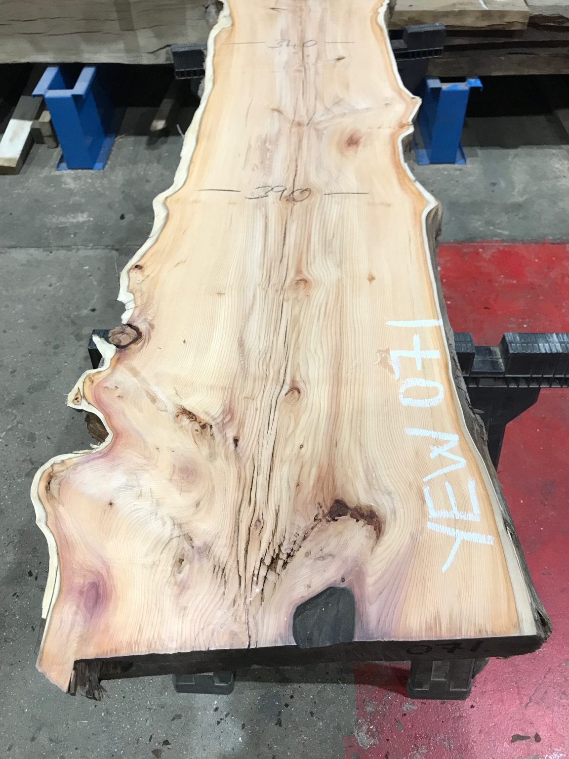 Yew #071 Kiln Dried Plank with live wayne edges