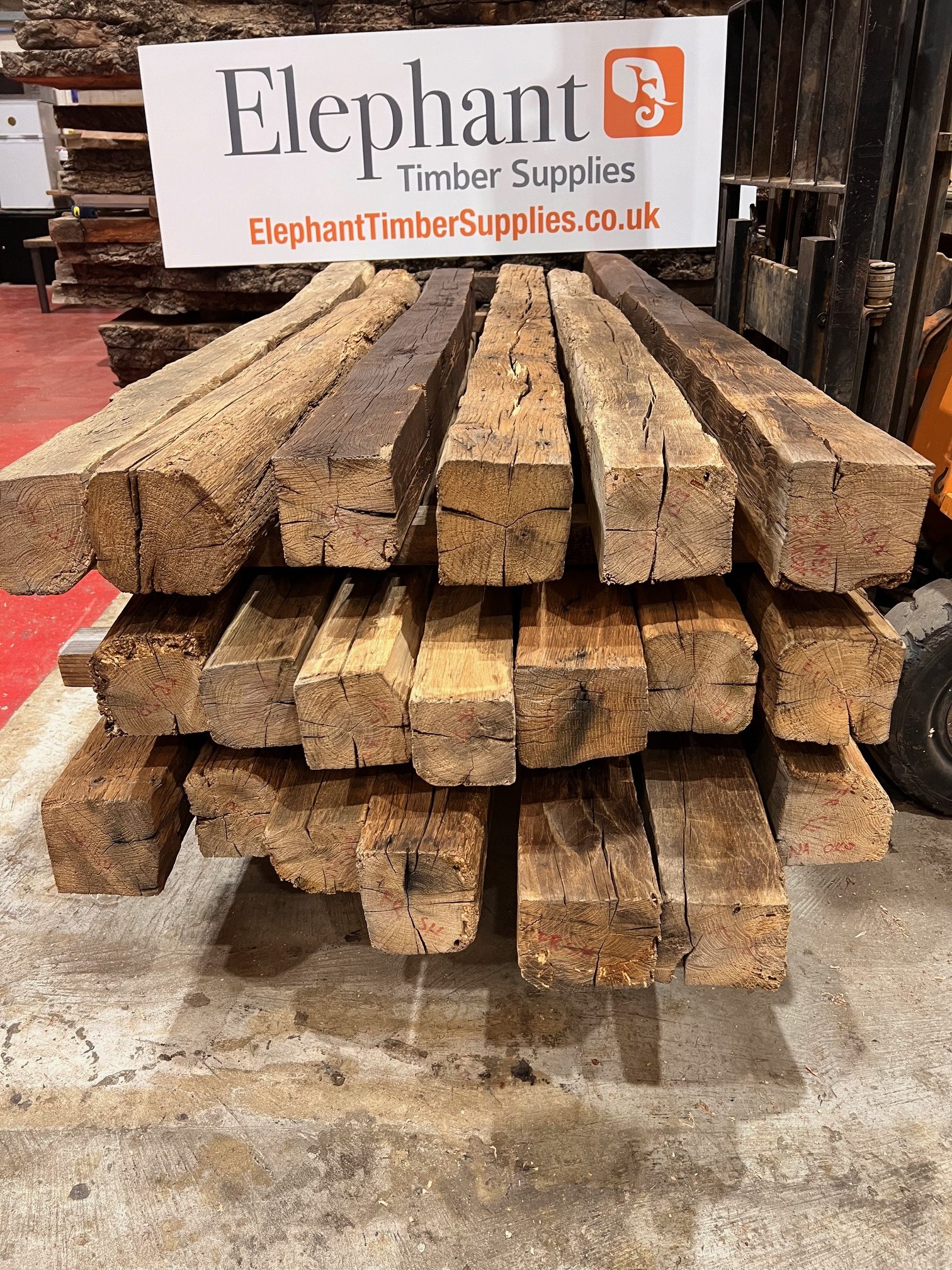 Reclaimed Oak Beams (Late 19th Century) ⁄ Elephant Timber Supplies