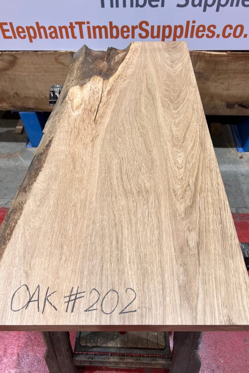 KIln dried Oak Planks with Live Edges ⁄ Elephant Timber Supplies